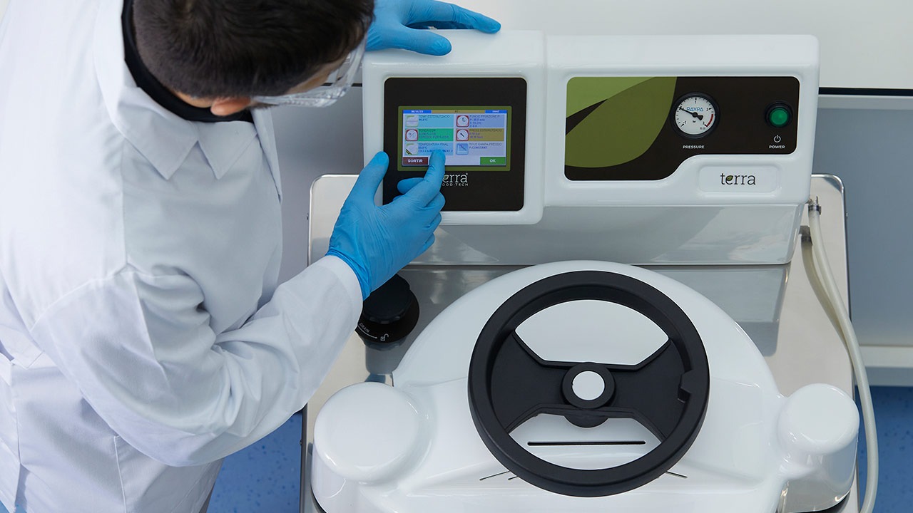 The sterilization cycle with temperature segments | RAYPA